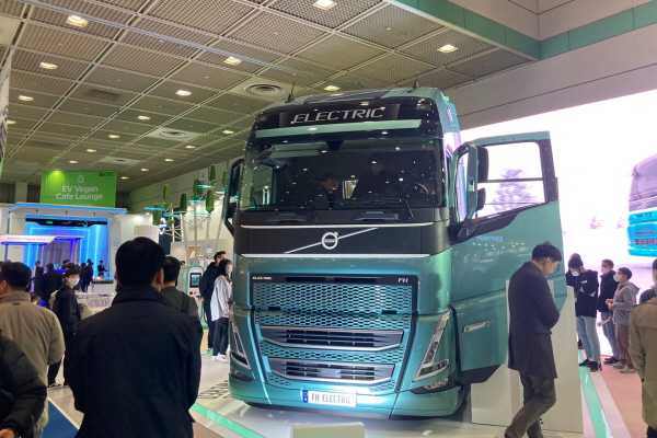 볼보, 대형 전기트럭 FH 일렉트릭 국내 최초 공개 - e4ds news