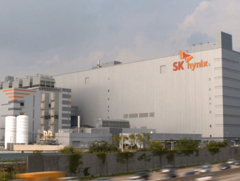 SK하이닉스, 3Q 매출 11조8,053억…역대 최대 - e4ds news